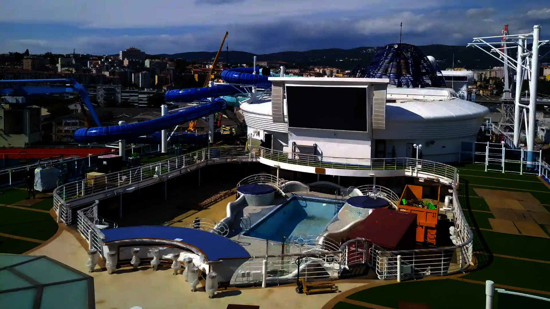 Project water slide Pacific Adventure, P&O Cruises
